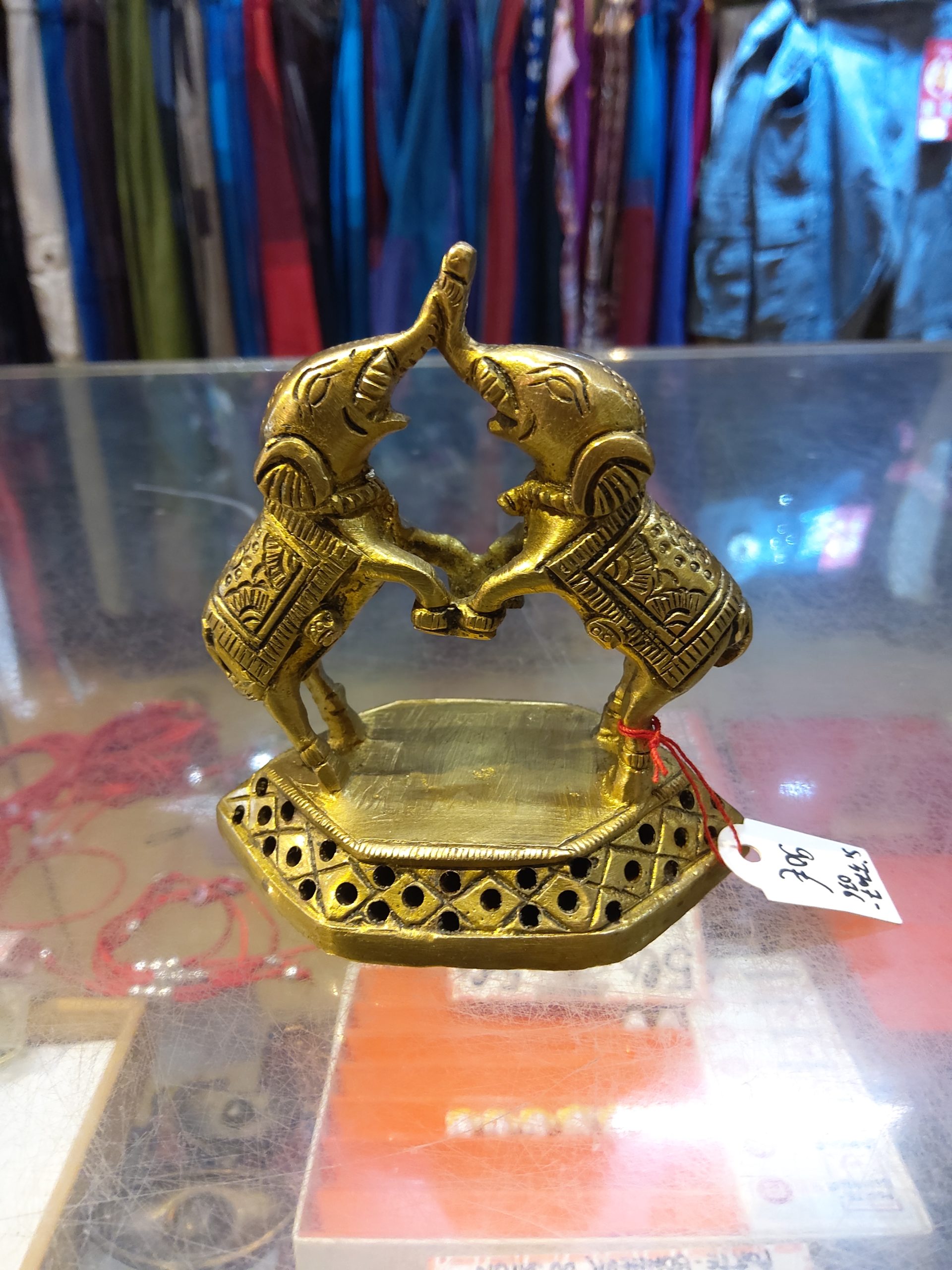 Gratte-pied éléphant en bronze du Rajasthan – Dharma.fr